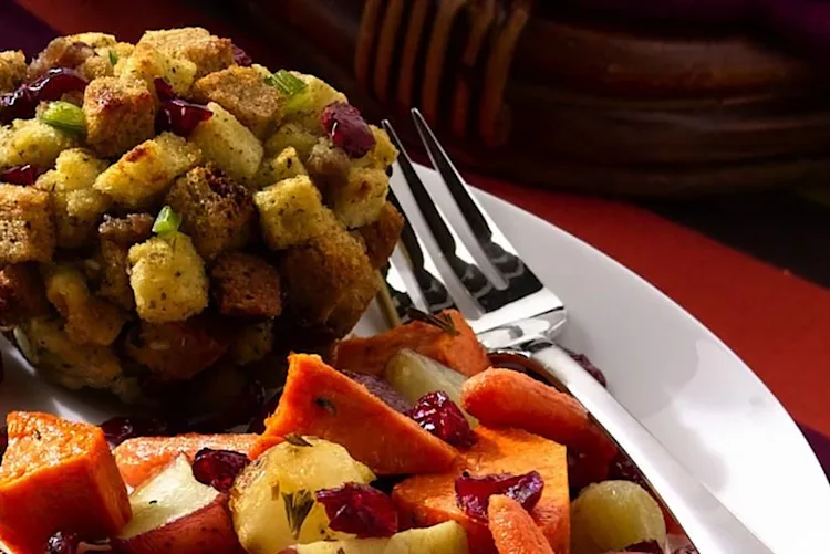 Individual Cranberry Stuffing Cups Recipe | Ocean Spray®