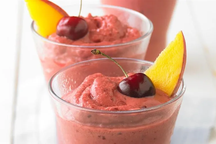 Cranberry Cherry Mango Smoothie Recipe | Ocean Spray®