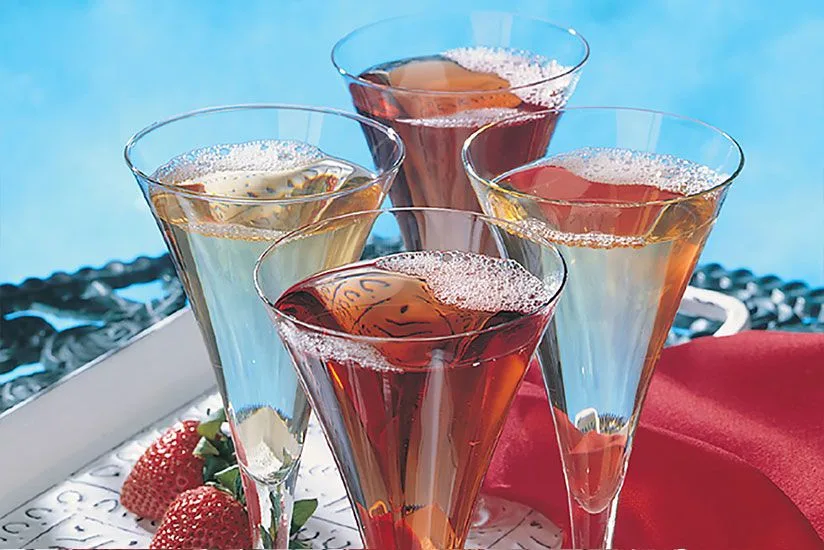 Strawberry Kir Royale Recipe Perfect Cocktail Variations For Events