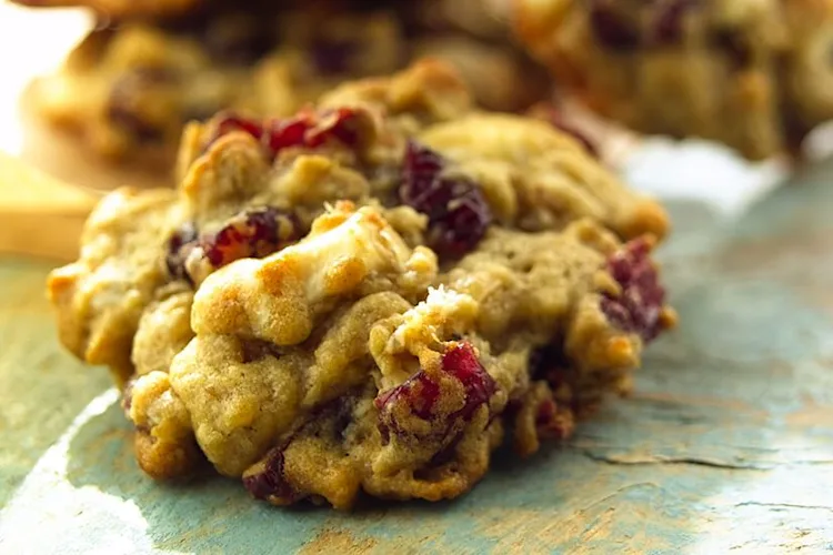 Ocean Spray® Craisins Oatmeal Chocolate Chunk Cookie Recipe